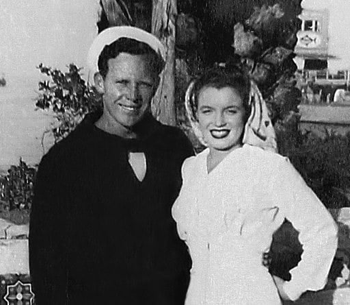 Marilyn Monroe Was More Than a Pretty Girl Sitting in the Movie Theater ...