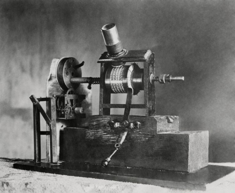 The History of Movie Theater Projection: The Technology That Puts ...